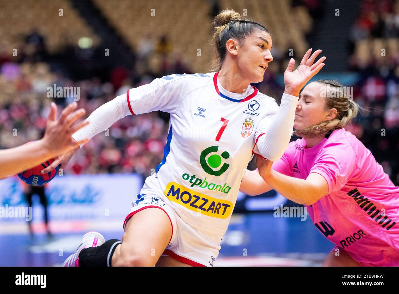 Aleksandra Vukajlovic von Serbien im Einsatz mit Gabriela Belen Muller Ruiz von Chile während ...