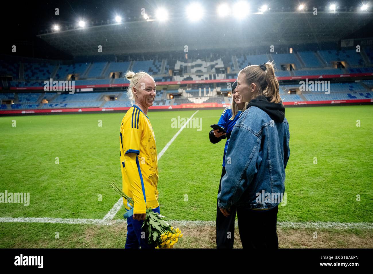 Caroline Seger, Olivia Schough und Emma Berglund aus Schweden. , . Nach ...