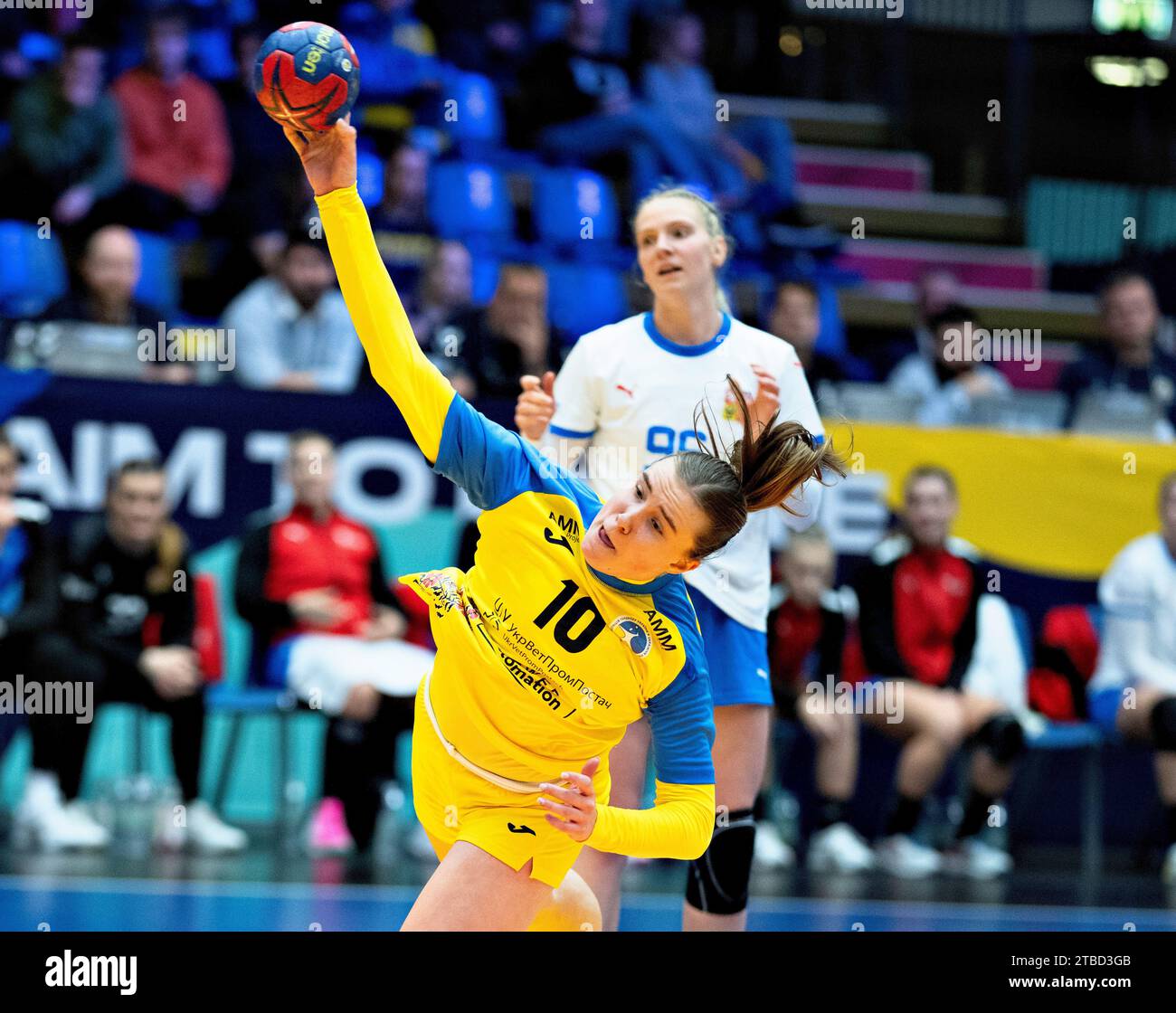 Iryna Prokopiak aus der Ukraine während des IHF Handball-WM-Spiels der ...