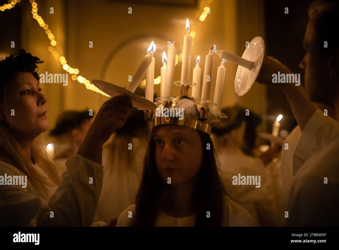 London, Großbritannien. Dezember 2023. Sankta Lucia feiert in der St ...