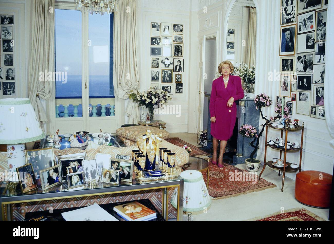 Vera Kalman, ehemalige Filmschauspielerin und Autorin, in einer ...