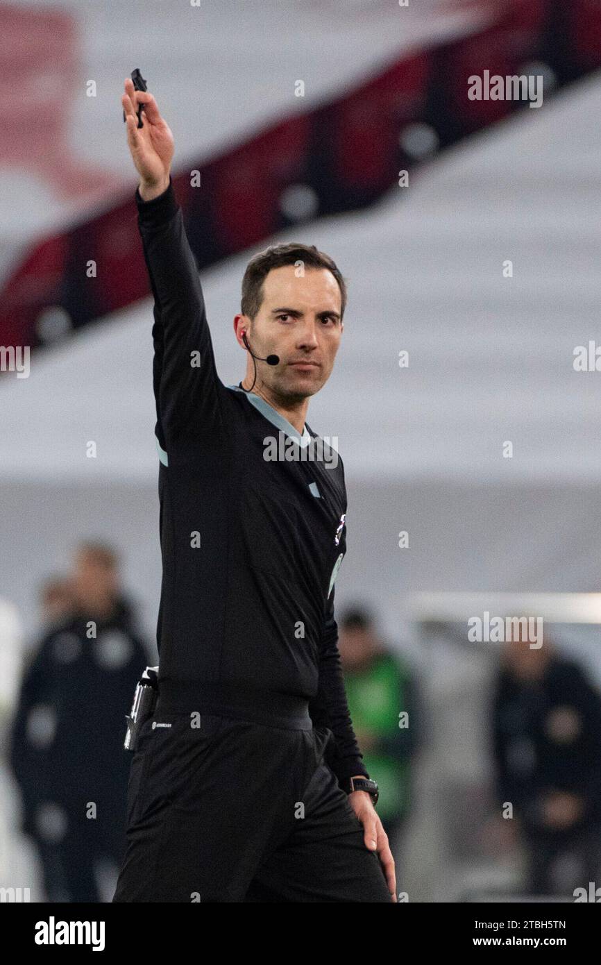 Schiedsrichter Benjamin Brand, VfB Stuttgart vs. Borussia Dortmund ...