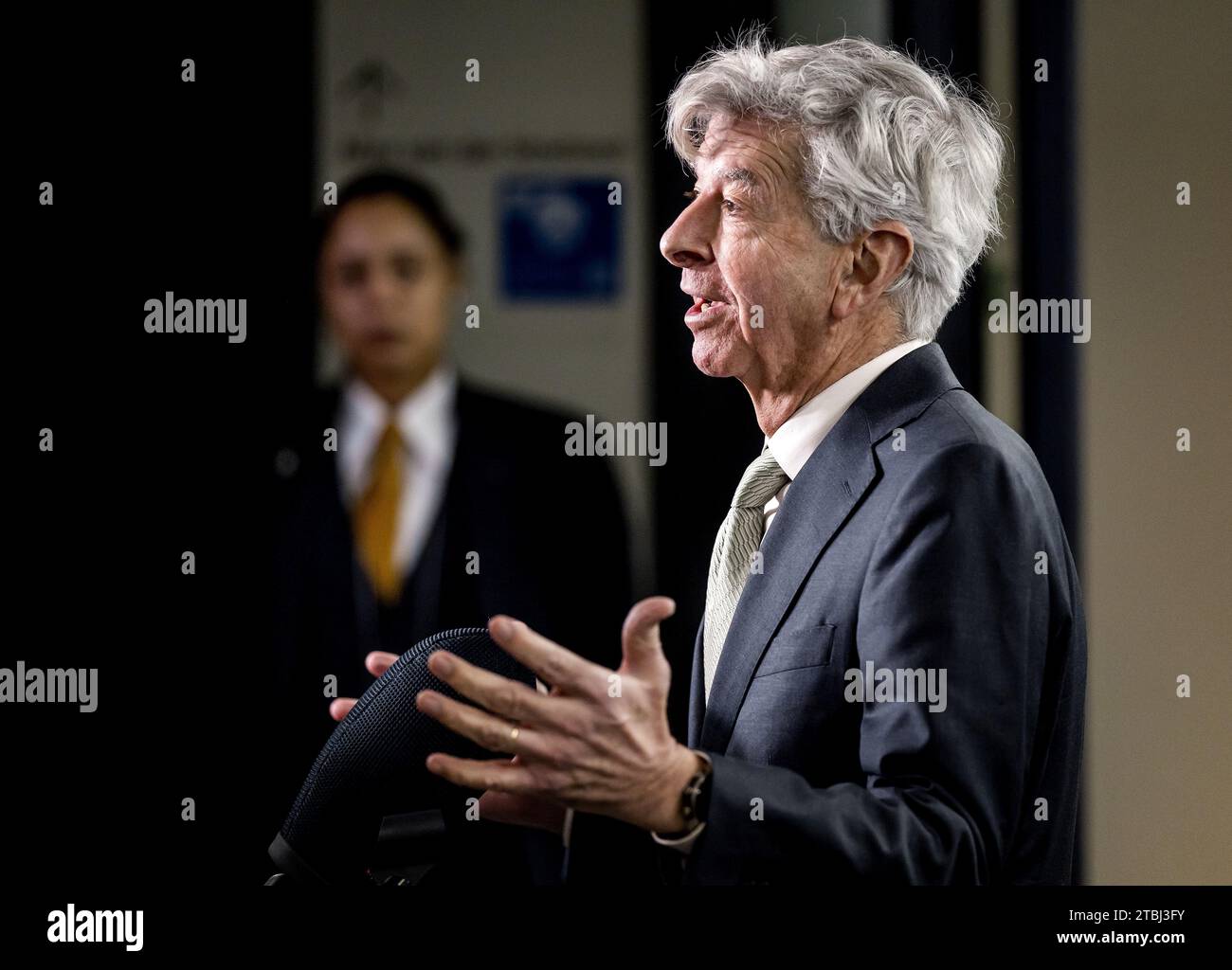 DEN HAAG - Pfadfinder Ronald Plasterk nach Gesprächen mit den ...