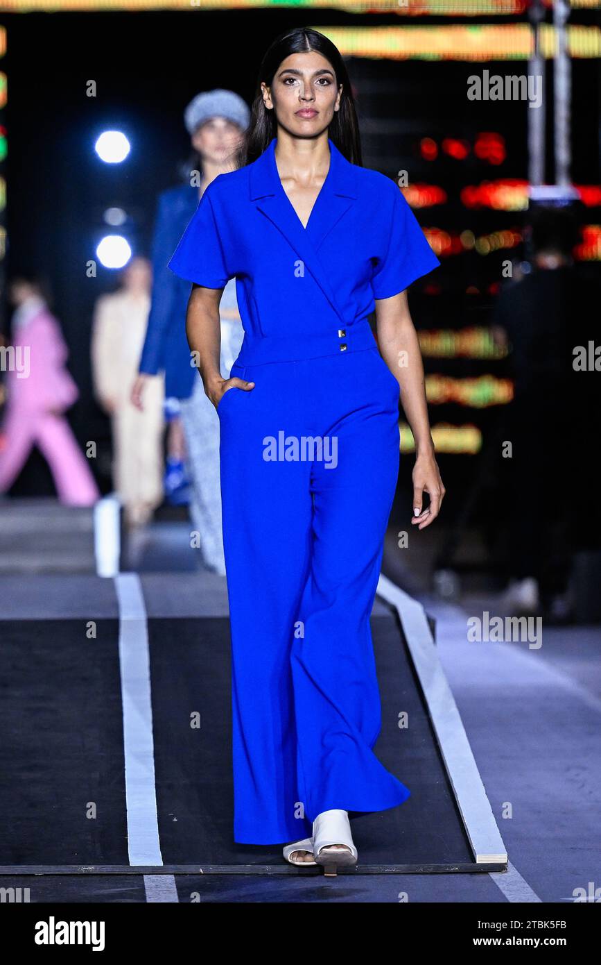 Brüssel, Belgien Dezember 2023. Die Abbildung zeigt den Catwalk ...