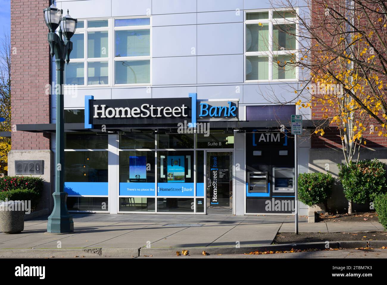 Everett, WA, USA - 8. November 2023; Zweigstelle der Home Street Bank ...