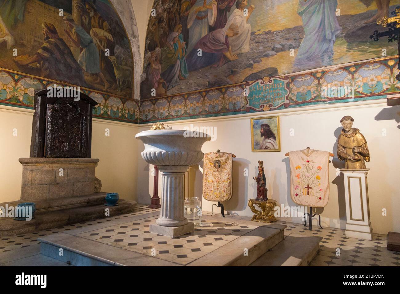 Eglise notre dames -Fotos und -Bildmaterial in hoher Auflösung – Alamy