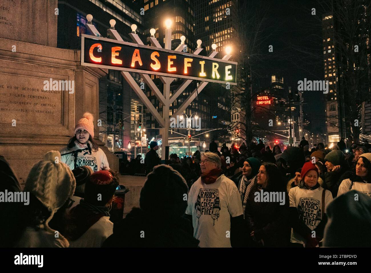 Manhattan, USA. Dezember 2023. Mehrere hundert Juden und fast ein ...