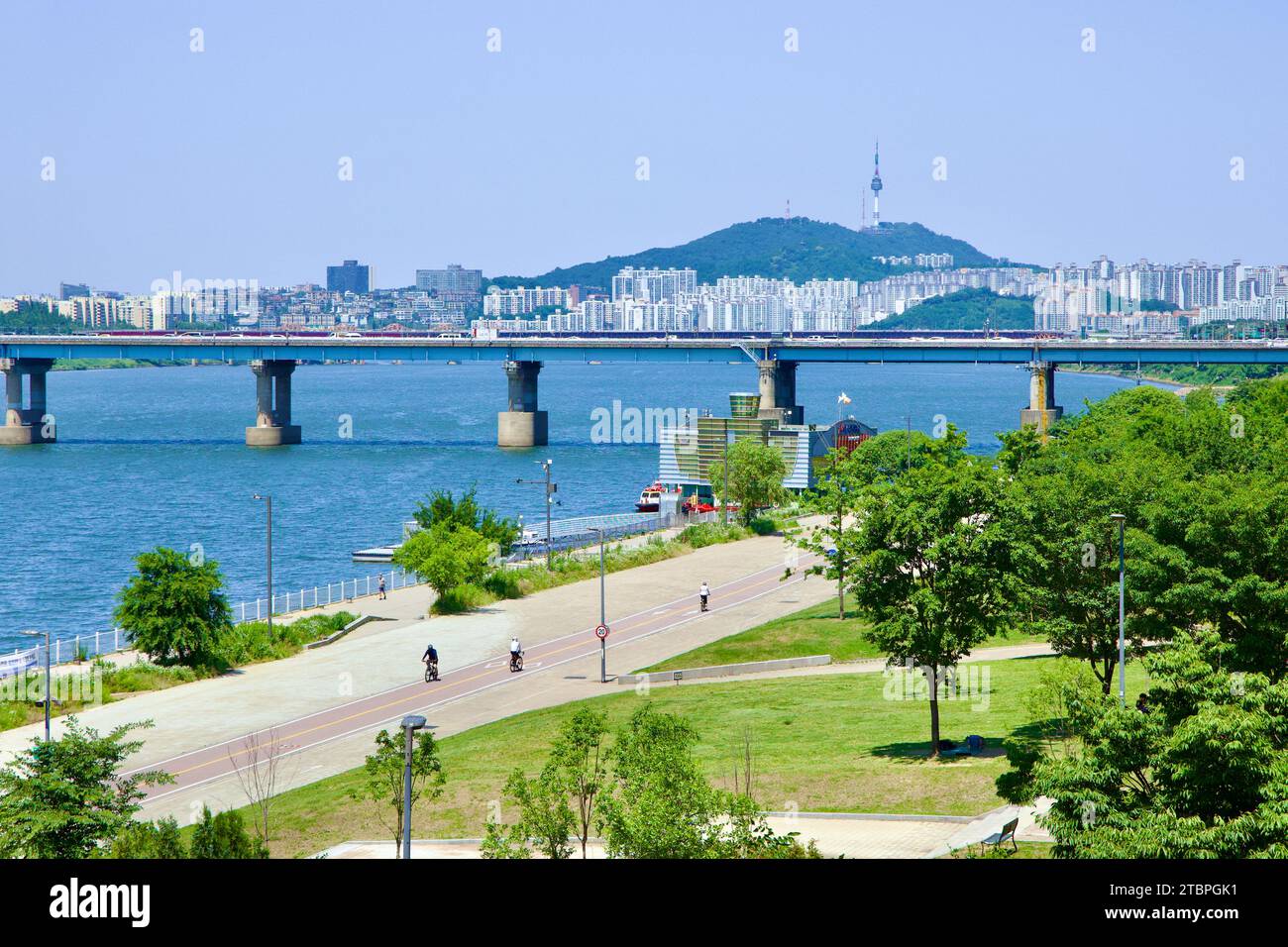 Yeongdong Bridge, Han River, Ttukseom Hangang Park, Jamwon Hangang Park ...