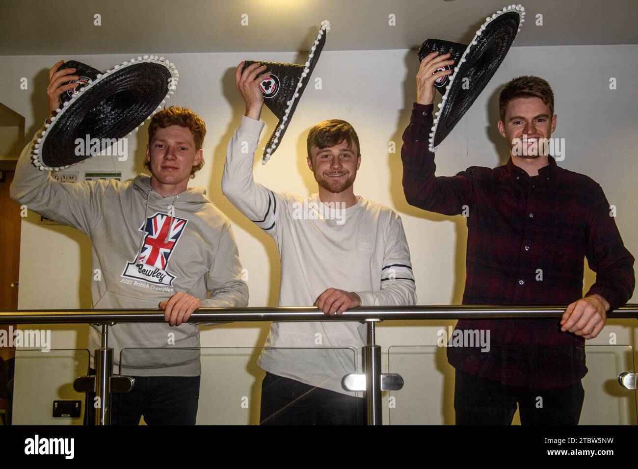 Die drei Belle Vue Riders präsentieren Dan Bewley, Connor Mountain und ...