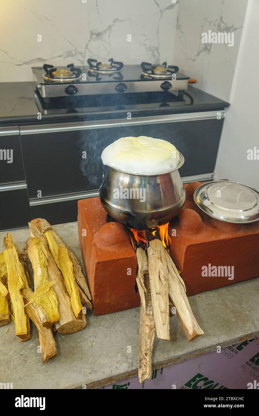 Indian hindu wedding ceremony kalash -Fotos und -Bildmaterial in hoher ...