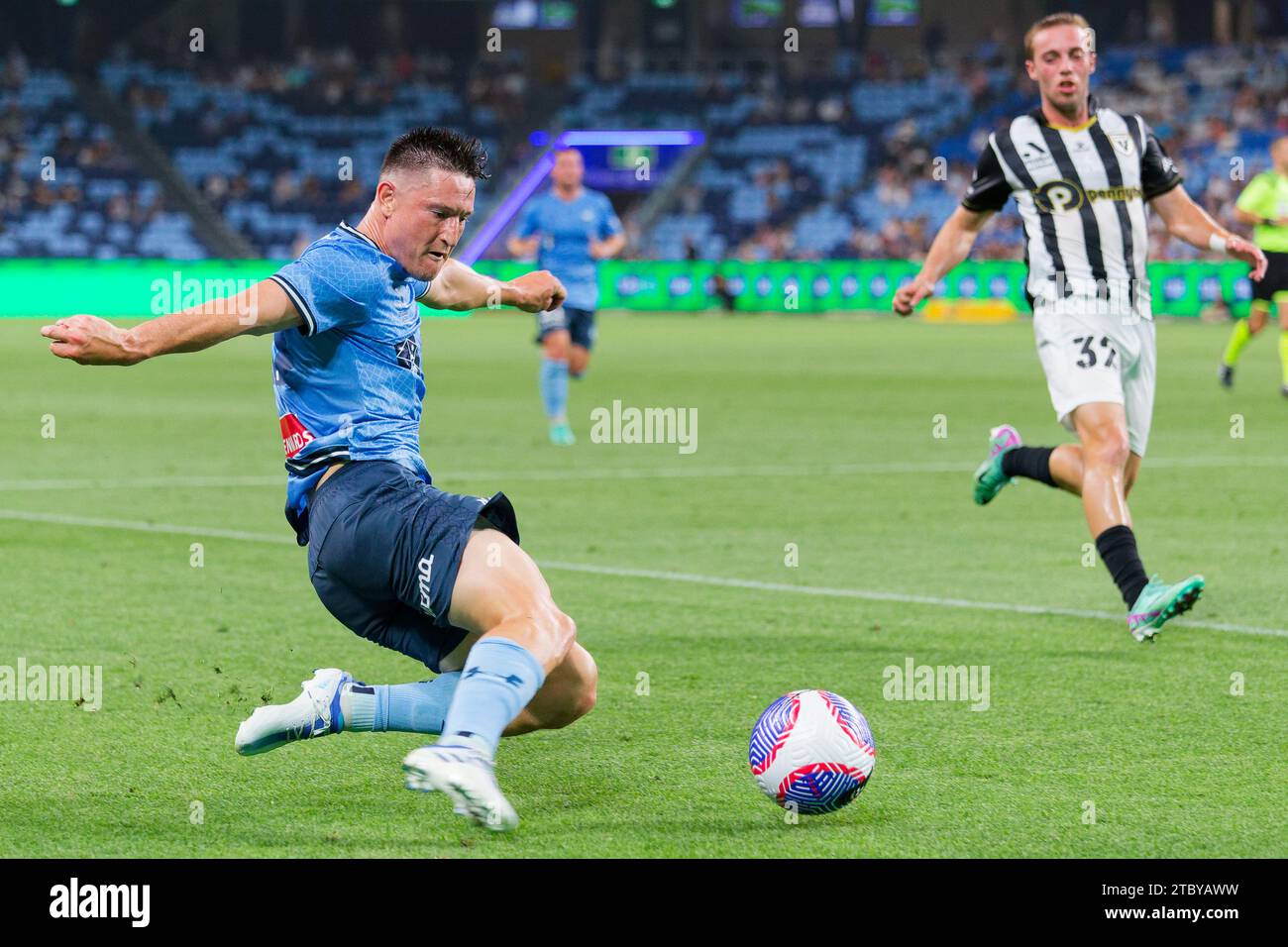 Sydney, Australien. Dezember 2023. Joseph Lolley vom Sydney FC bereitet ...