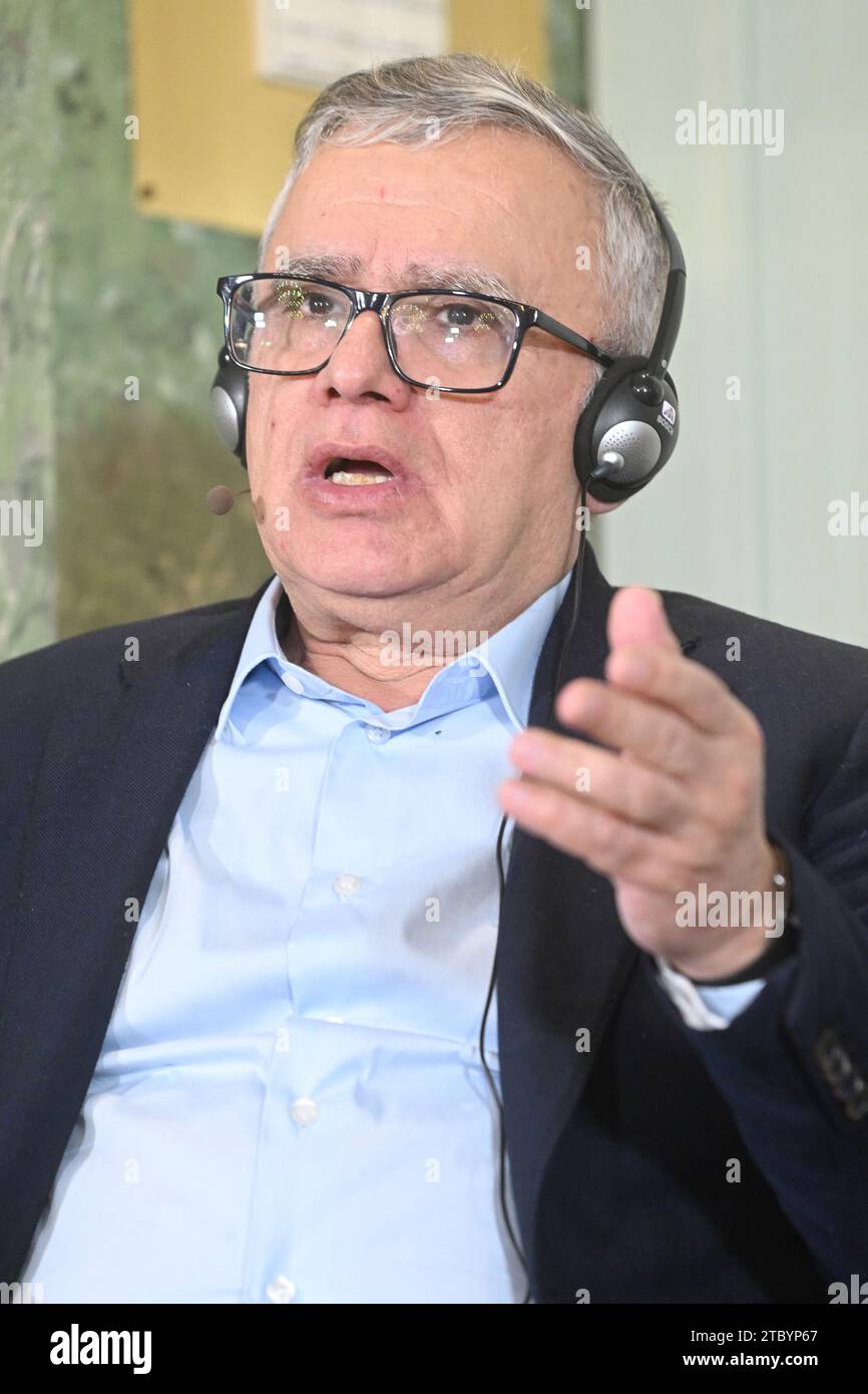 Oslo, Norwegen. Dezember 2023. Der iranische Journalist Taghi Rahmani ...