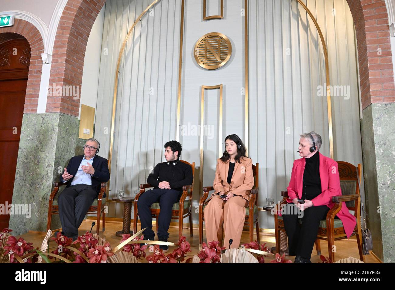 Der Leiter des norwegischen Nobelkomitees Berit Reiss-Andersen hält als ...