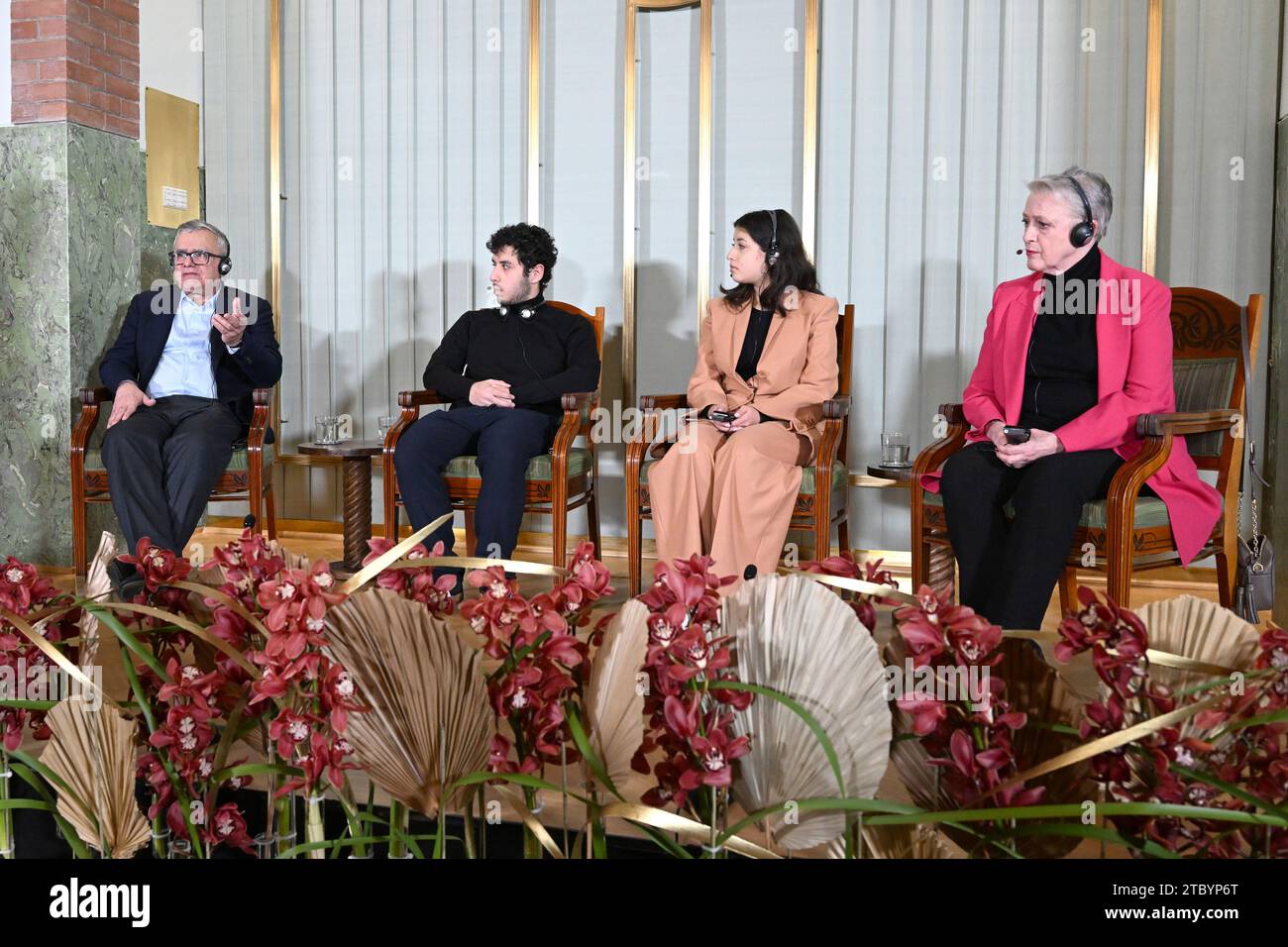 Der Leiter des norwegischen Nobelkomitees Berit Reiss-Andersen hält als ...