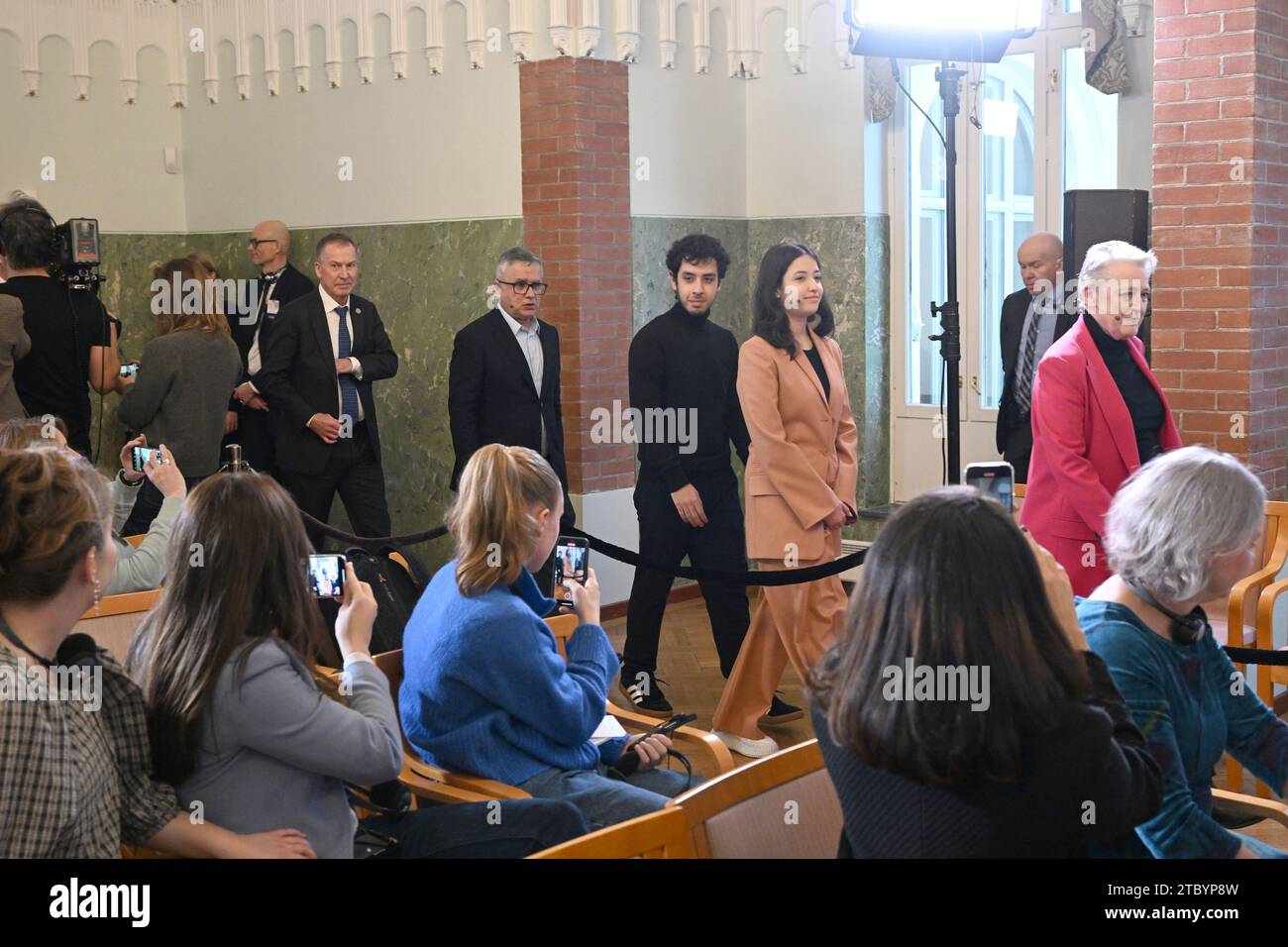 Der Leiter des norwegischen Nobelkomitees Berit Reiss-Andersen hält als ...