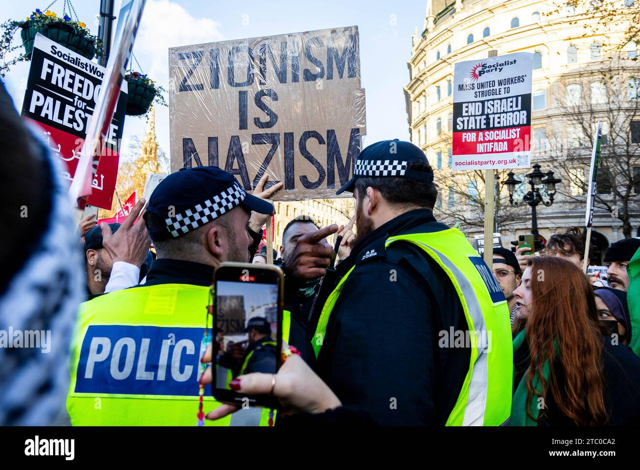 Zionismus ist nazismus -Fotos und -Bildmaterial in hoher Auflösung – Alamy