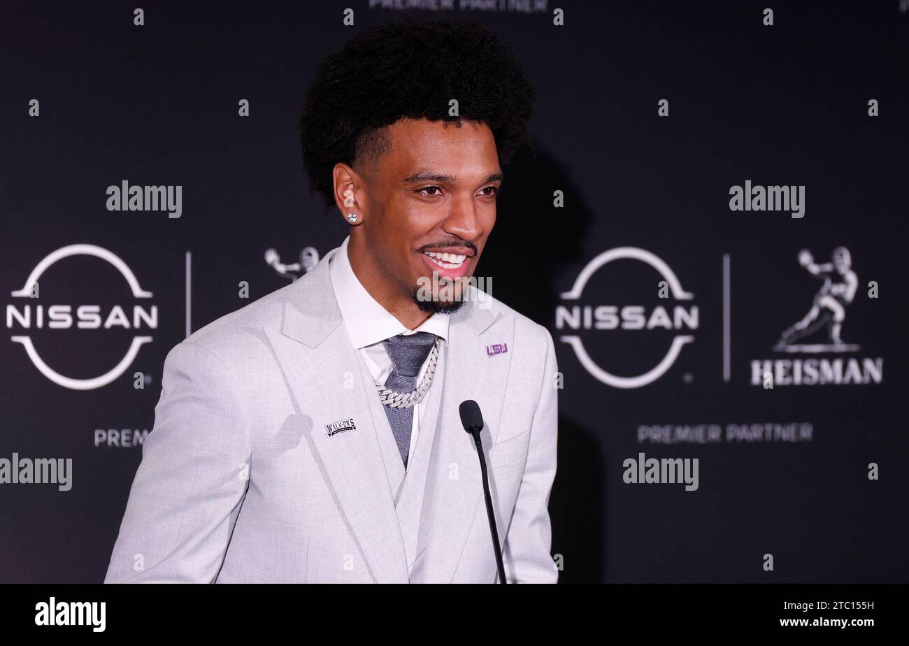 New York, Usa. Dezember 2023. LSU Quarterback Jayden Daniels spricht ...