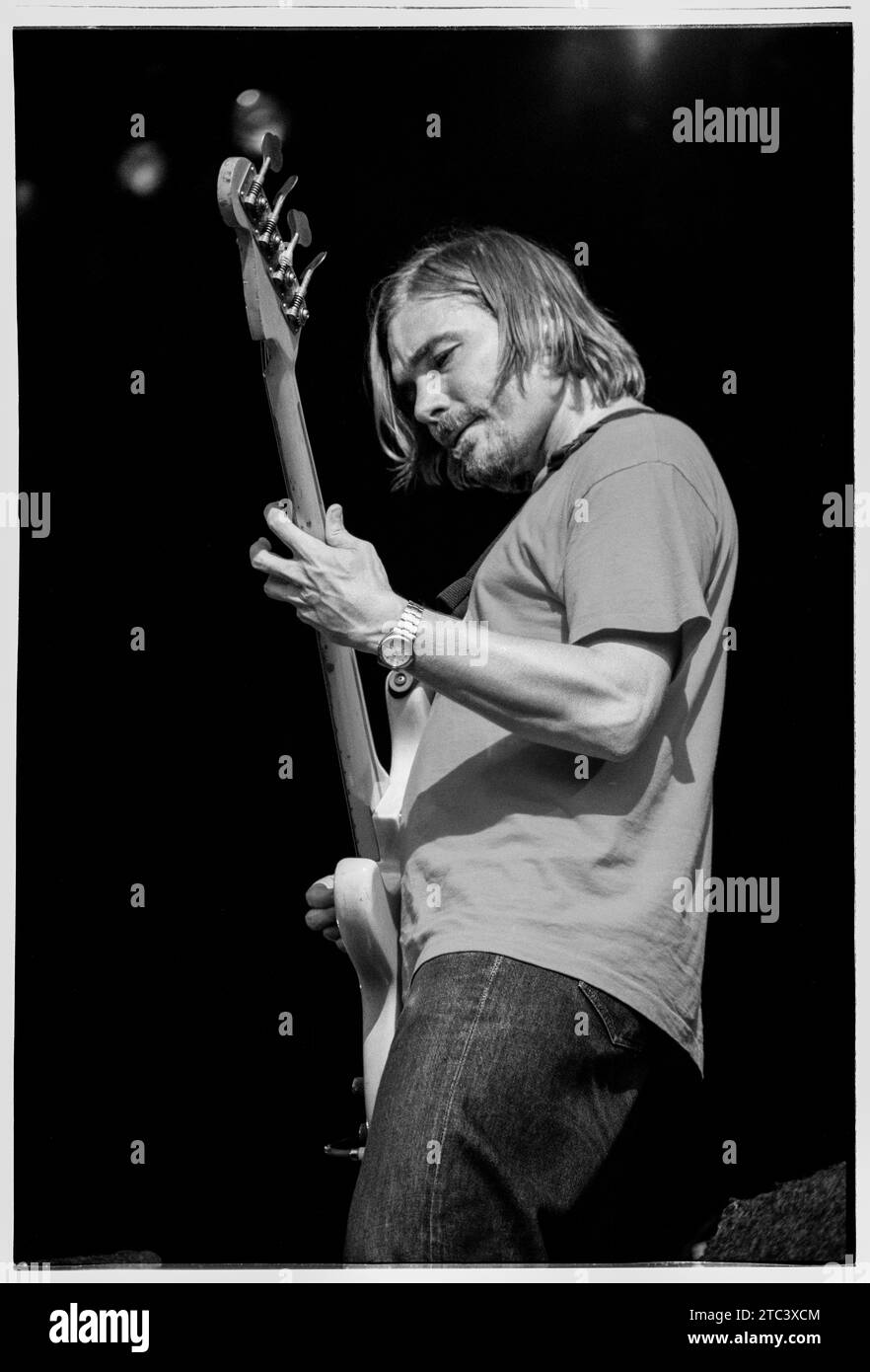 MARK IBOLD, PAVEMENT, READING FESTIVAL, 1999: Bassist Mark Ibold von ...