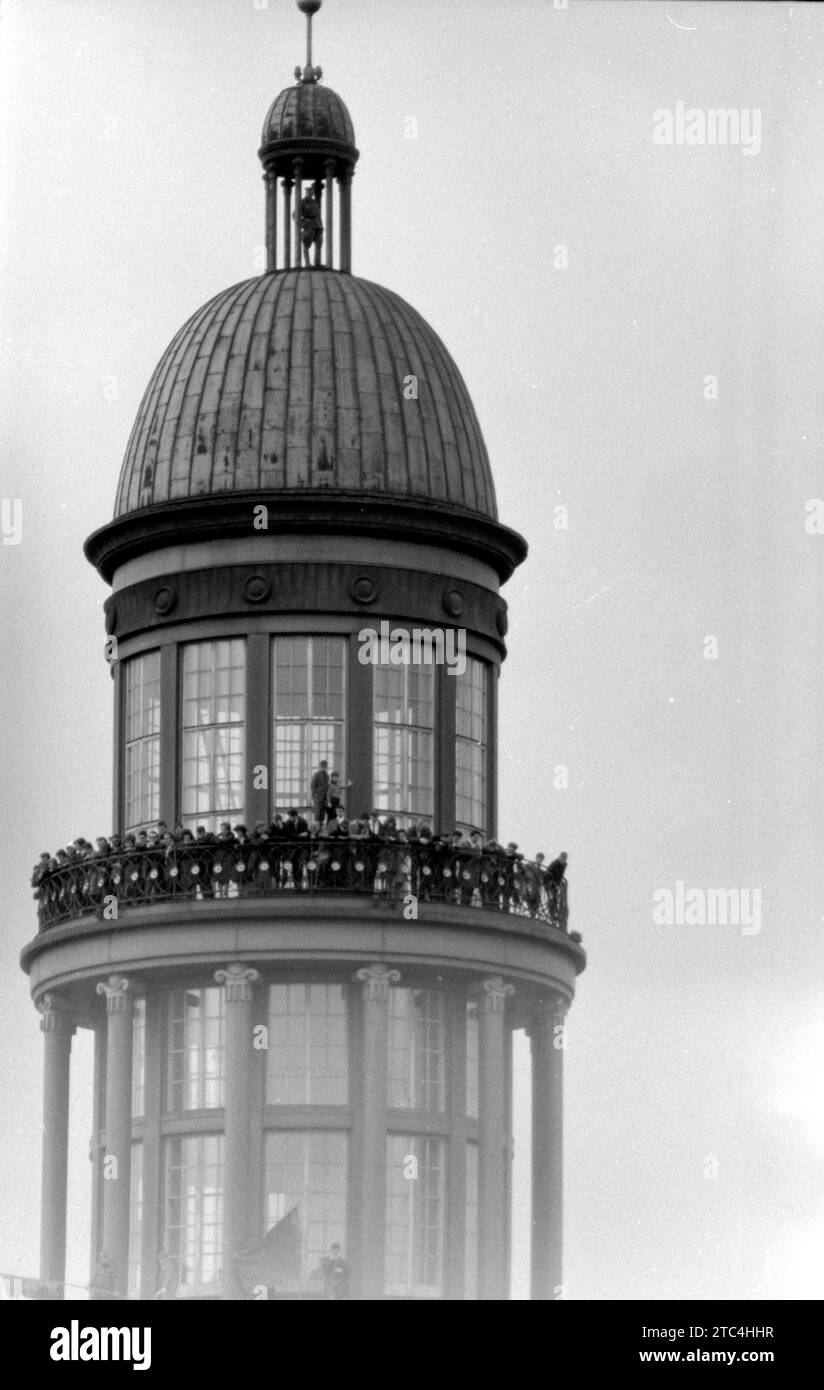 Militärparade berlin 1965 -Fotos und -Bildmaterial in hoher Auflösung ...