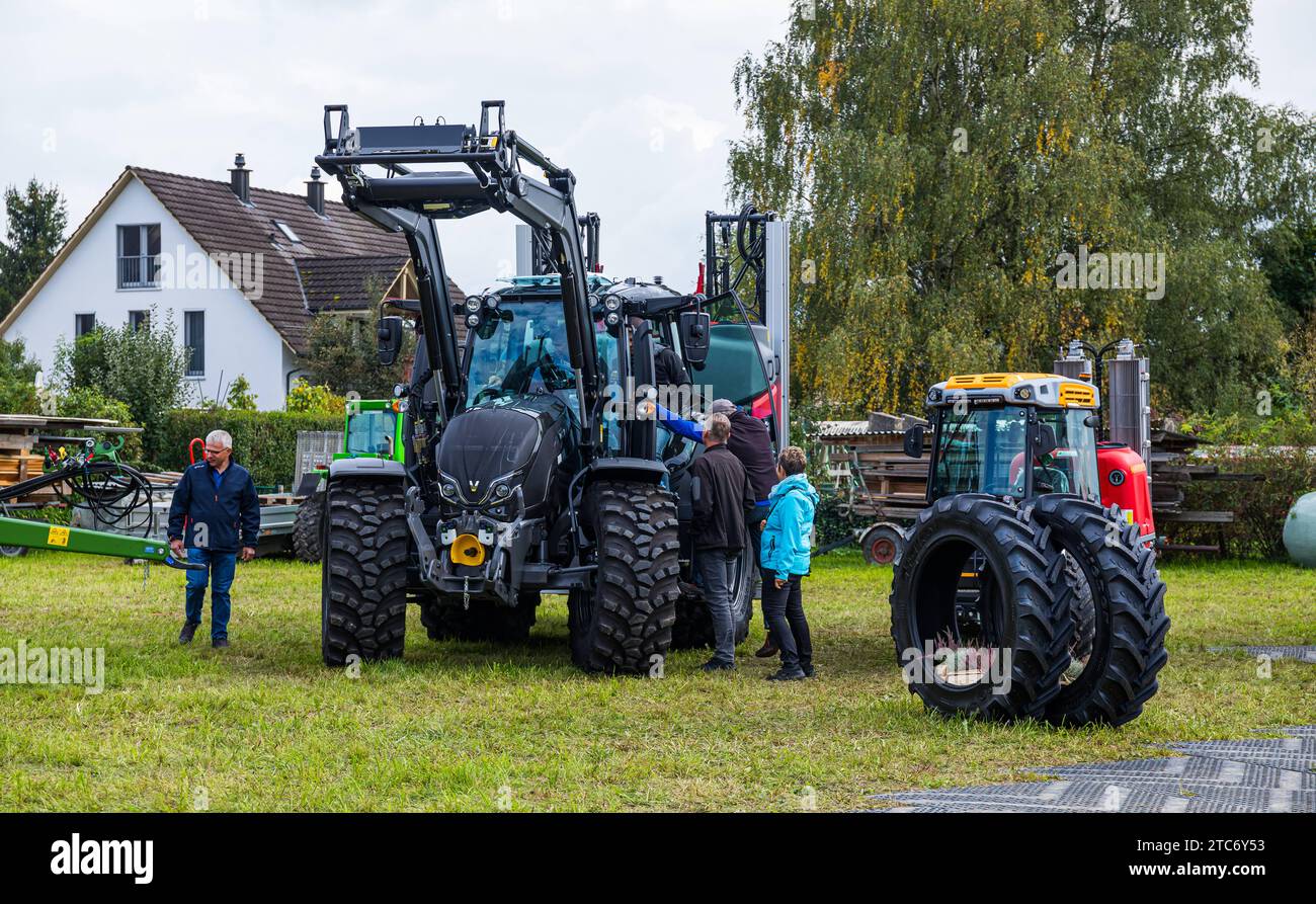 Herbstmesse Rafz an der Herbstmesse Rafz sind Landwirtschaftfahrzeuge ...