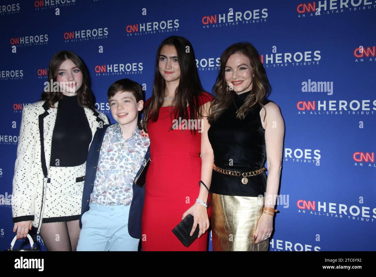 10. Dezember 2023 Alexa Swinton, Maxim Swinton, Ava Swinton und Inna ...