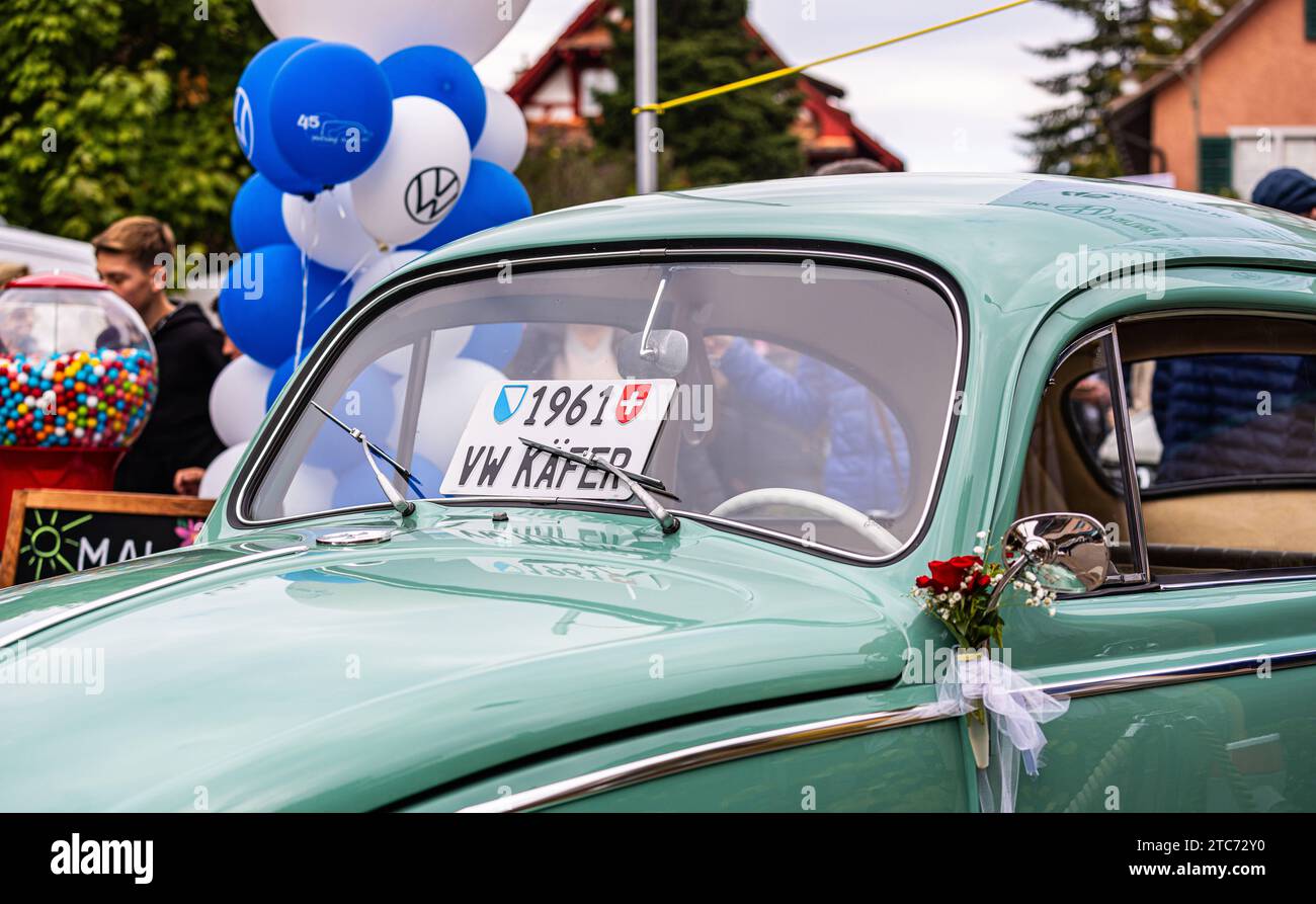 Herbstmesse Rafz Frontansicht eines VW Käfer 1200 de Luxe mit Baujahr ...