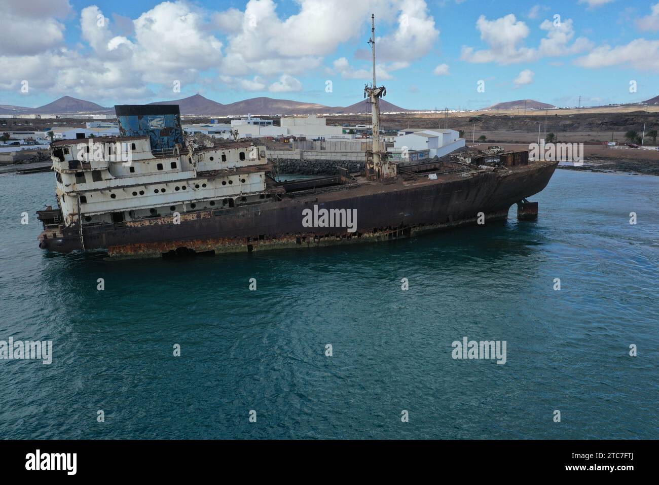 Schiffswrack namens tempelhalle oder telamon -Fotos und -Bildmaterial in hoher Auflösung – Alamy