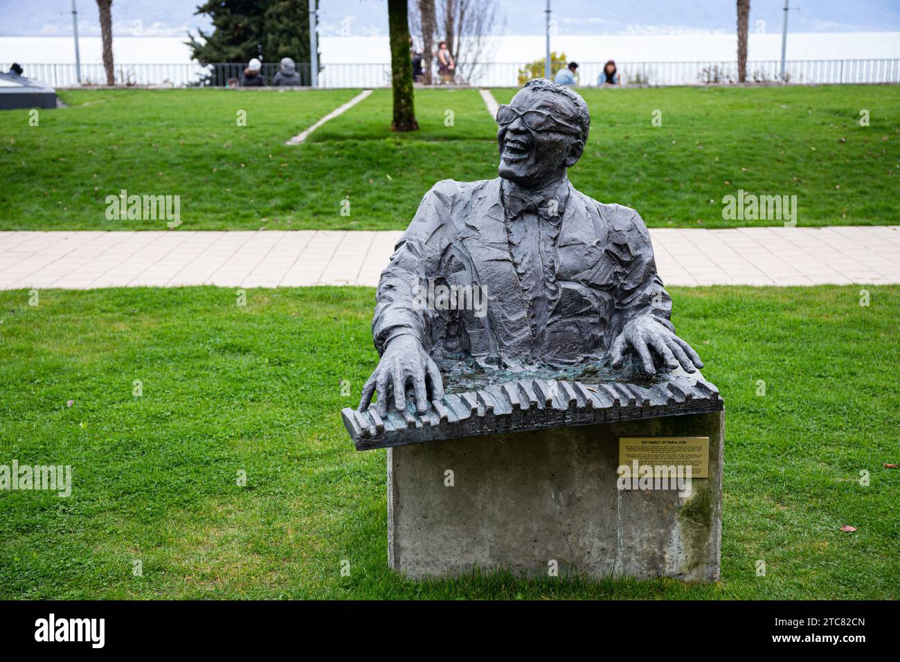 Montreux, Schweiz - 31. März 2018: Die Bronzestatue des Sängers und ...