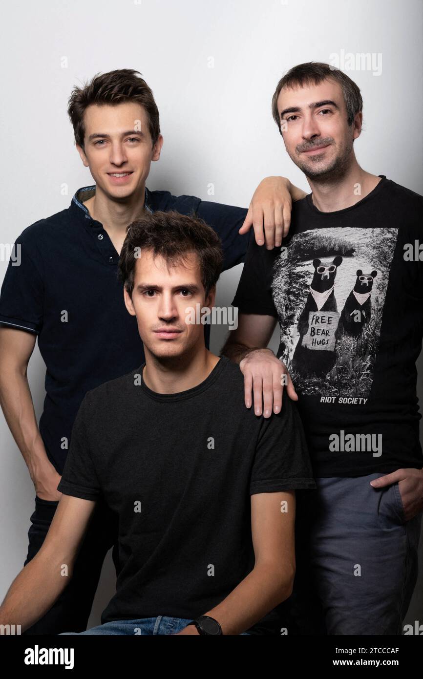 Das Foto vom 15. September 2023 zeigt die drei Mitbegründer von Mistral ...