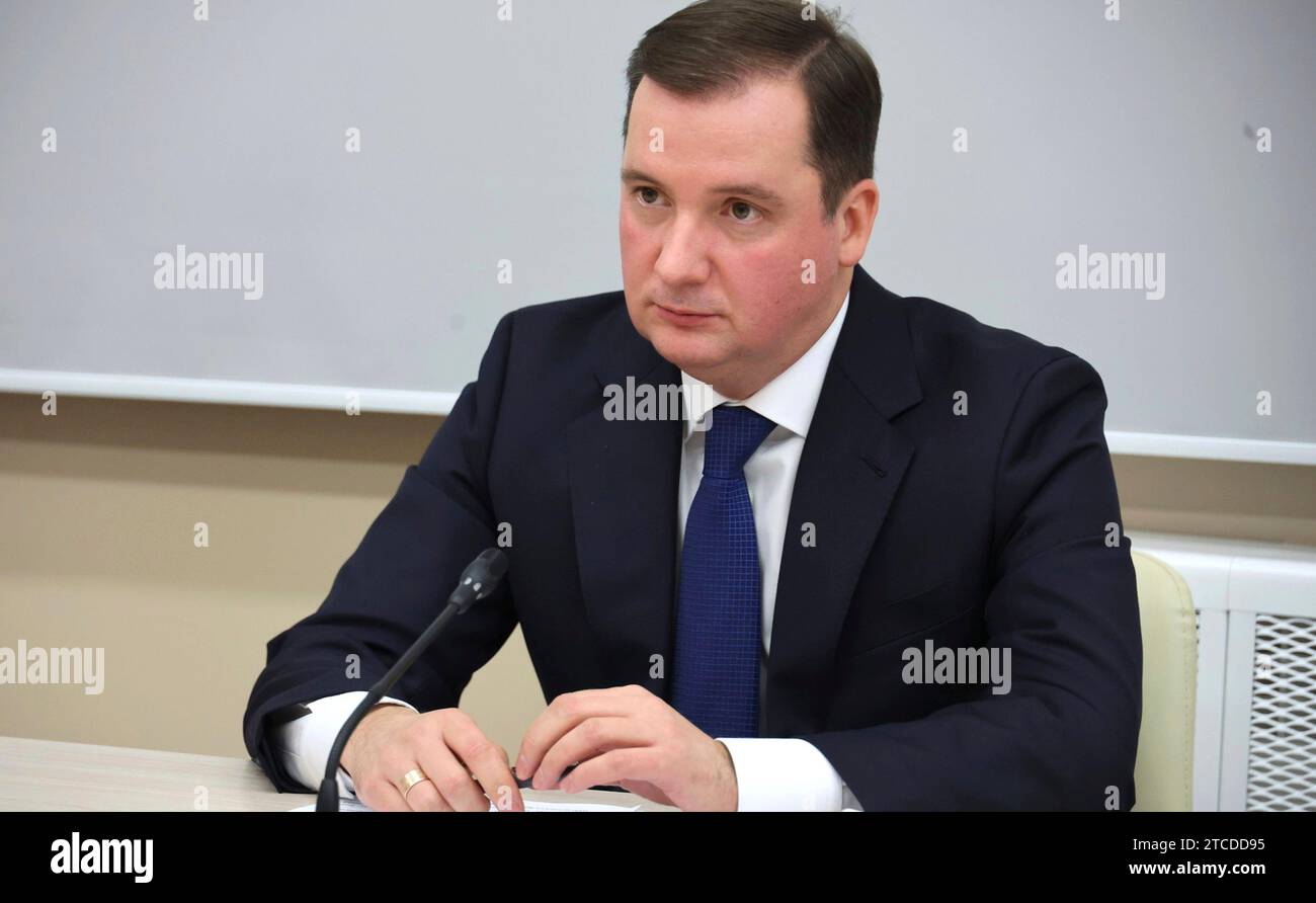 Sewerodwinsk, Russland. Dezember 2023. Der Gouverneur der Region ...
