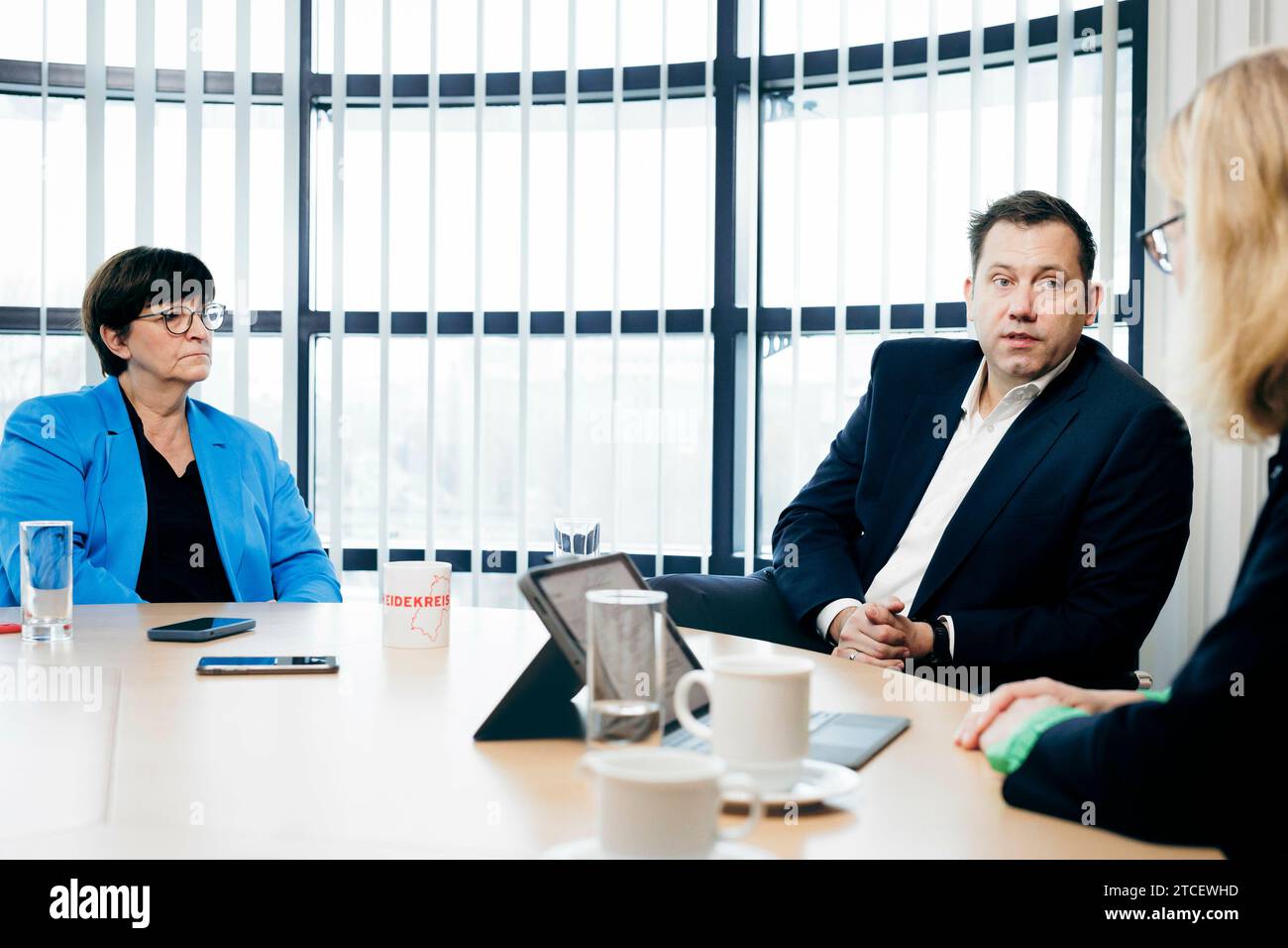 Berlin, Deutschland. Dezember 2023. Lars Klingbeil und Saskia Esken, Bundesvorsitzende der SPD ...