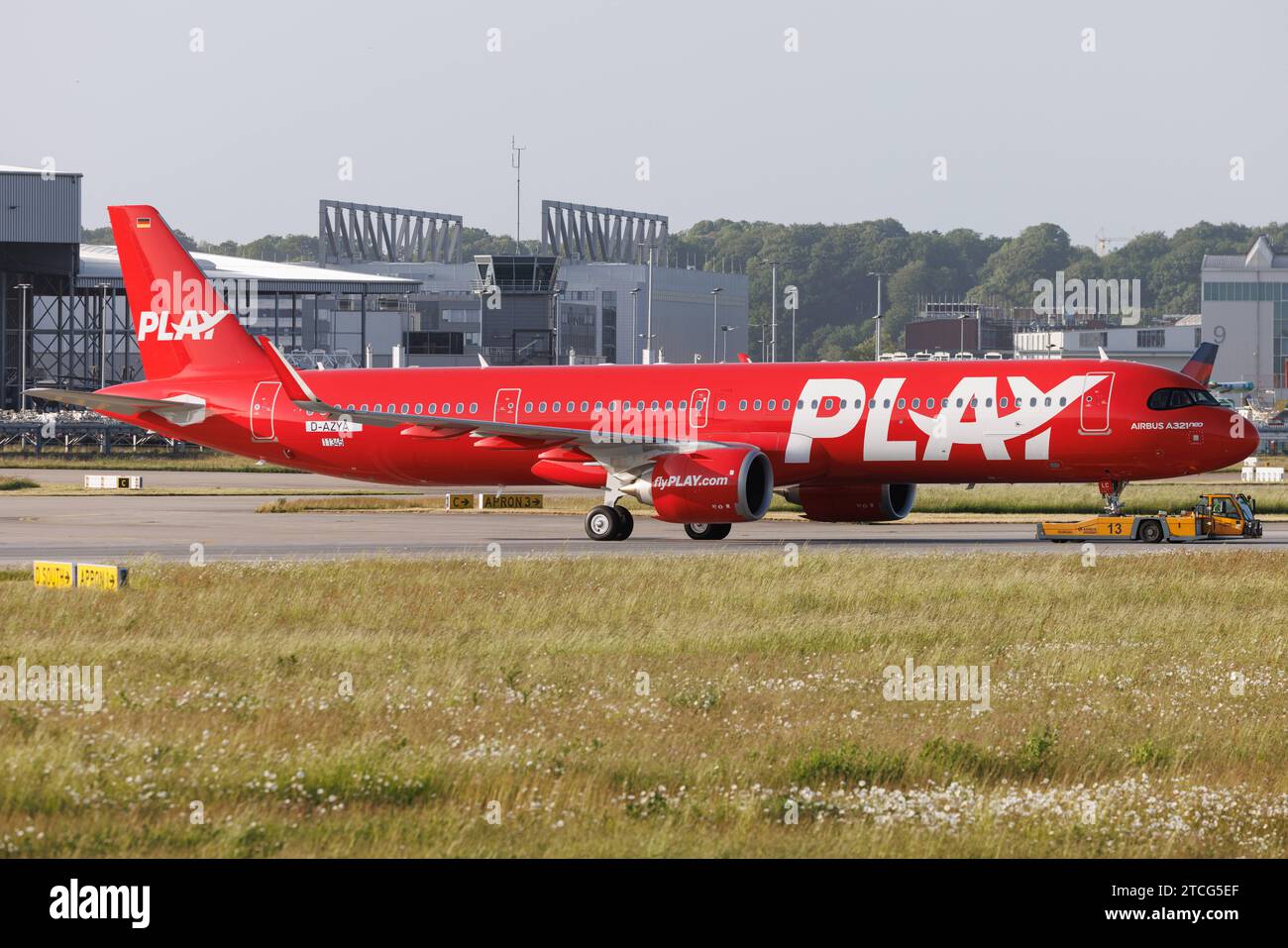 Der Airbus A321-251NX A21N der Fluglinie Play OG / FPY mit der ...
