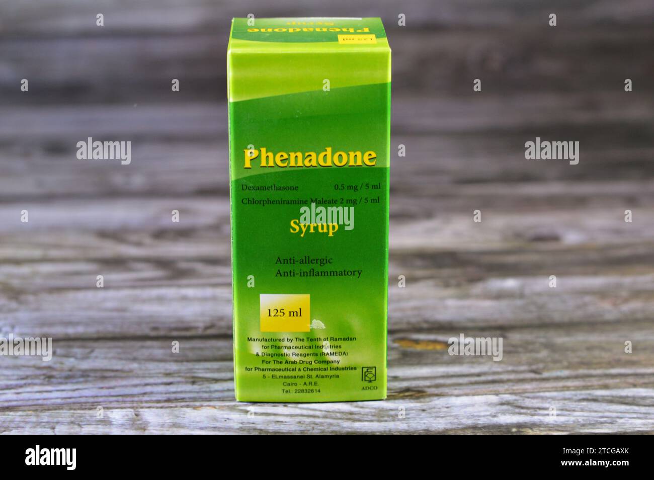 Kairo, Ägypten, 3. Dezember 2023: Phenadonsirup, Chlorpheniramin ...