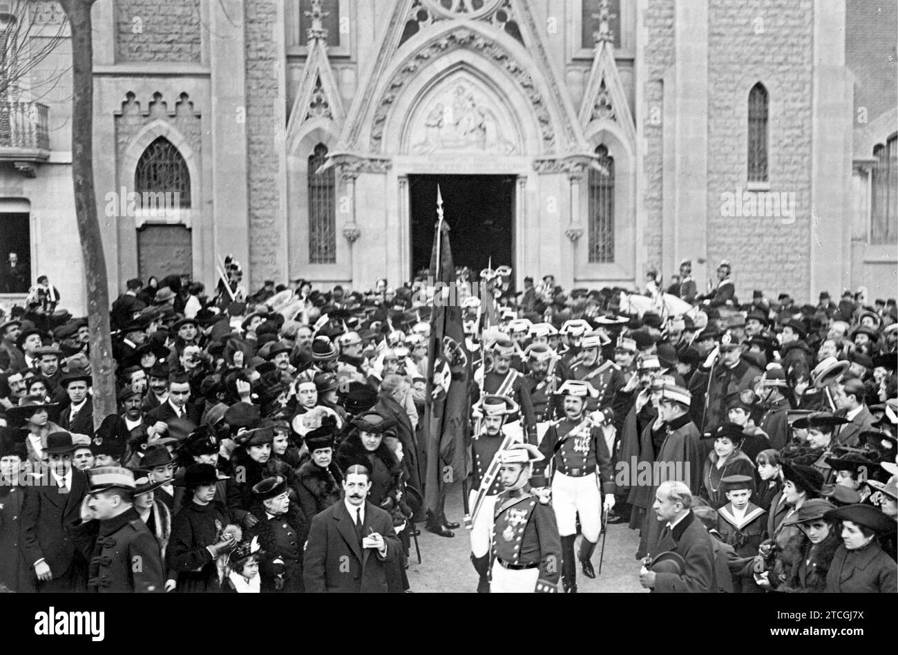 12/31/1916. Die neue Flagge der Barcelona Civil Guard. Die Streitkräfte ...
