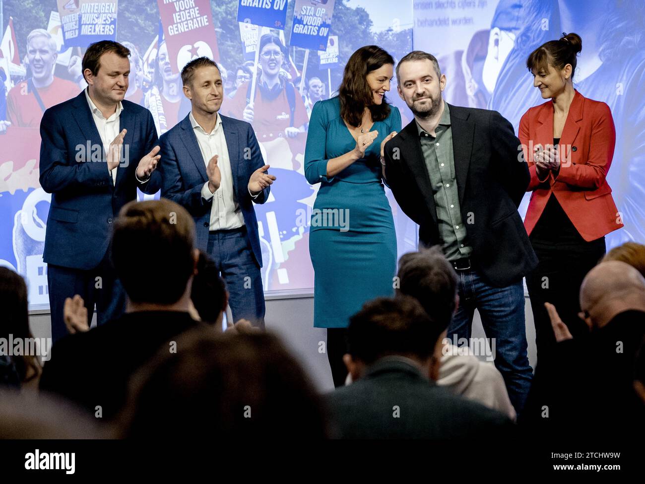 DER HAAG-SP-Parteichef Jimmy Dijk (2. R) während der Bekanntgabe seines ...