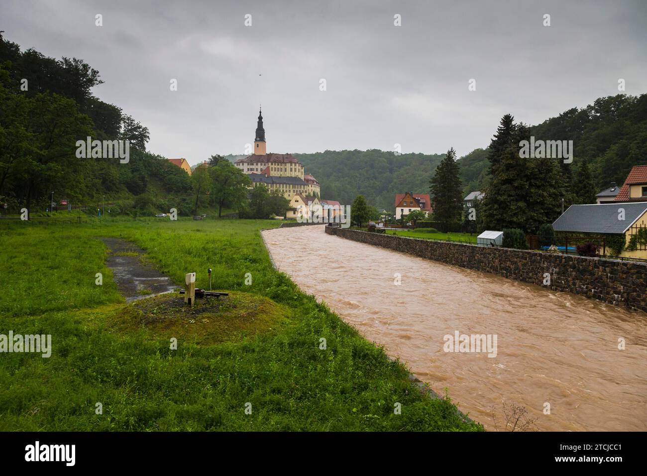 Hochwasser hochwasser hochwasser hochwasser -Fotos und -Bildmaterial in hoher Auflösung - Seite ...