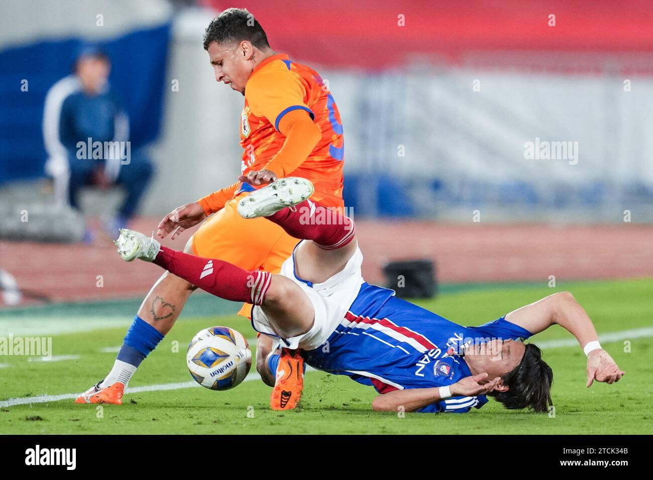 Tokohama, Japan. Dezember 2023. Cryzan Bracelos (L) von Shandong ...