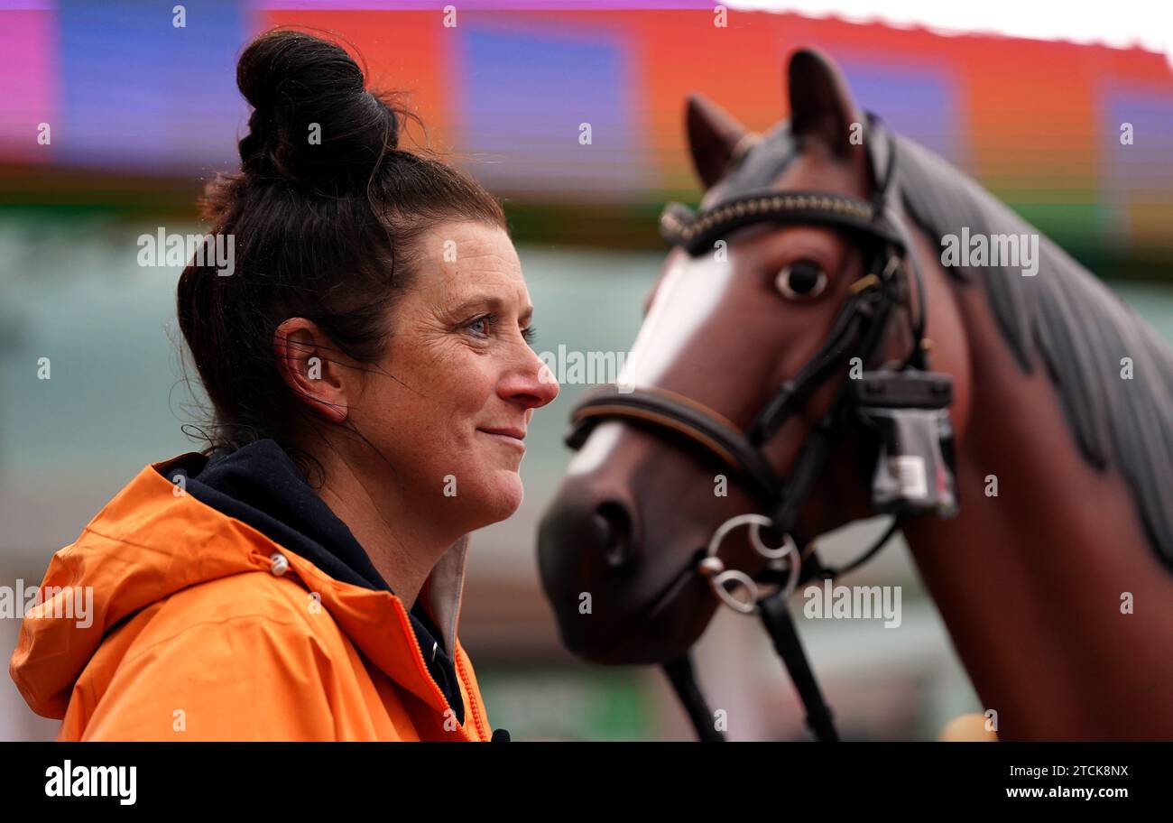 Emma Webb kommt auf der London International Horse Show im Excel London ...