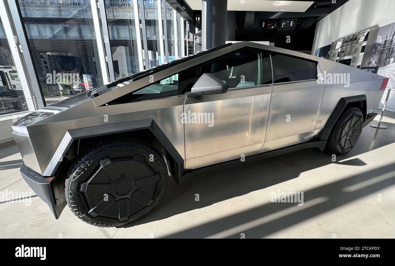 Faszinierend Neuer Tesla 2023 Fotos