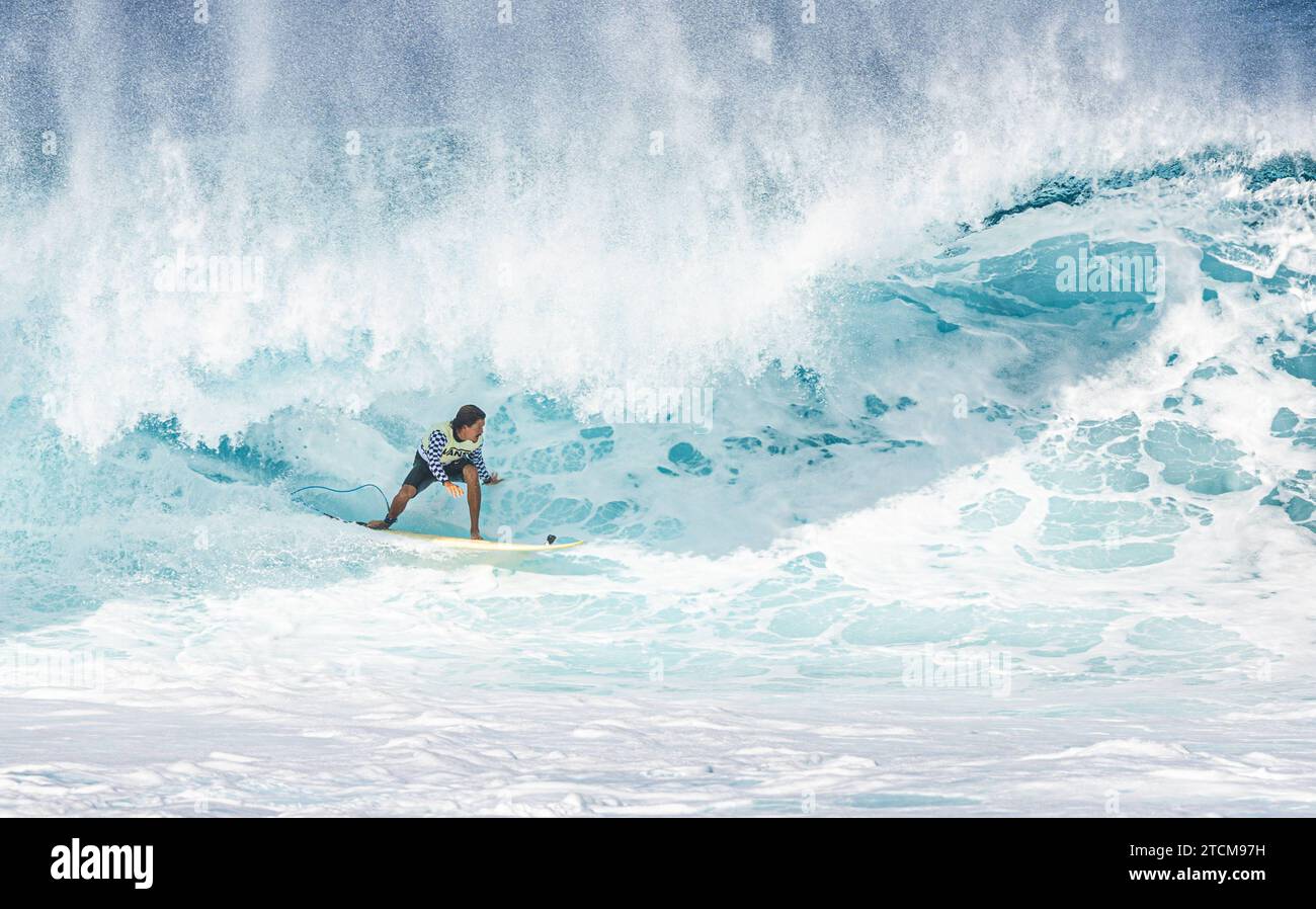 PUPUKEA, HI - 12. Dezember 2023: Luke Shepardson wurde beim Vans Pipe ...