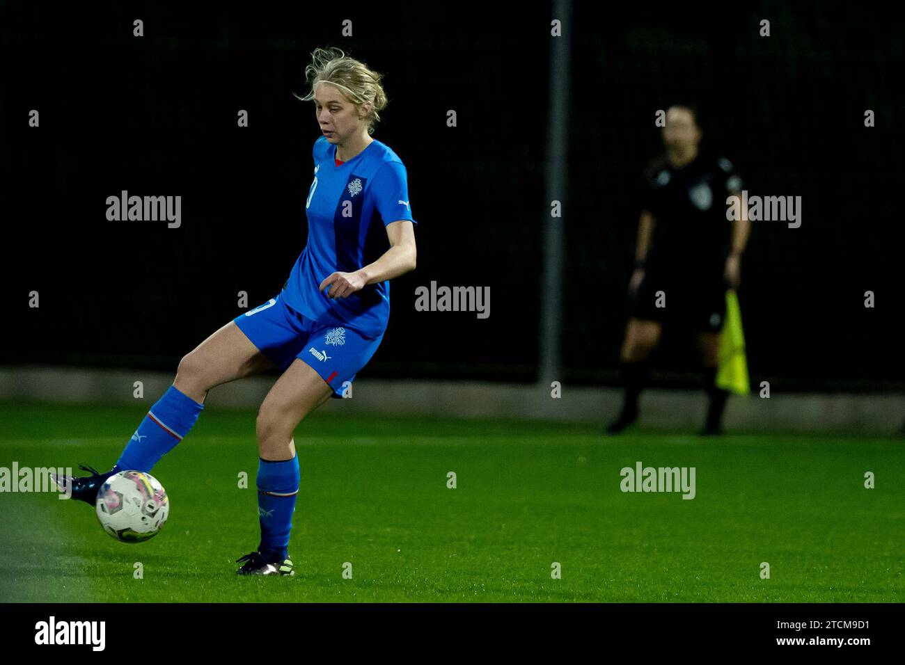 Futbol Salou Sports Center SALOU, SPANIEN - 4. DEZEMBER: Katla ...