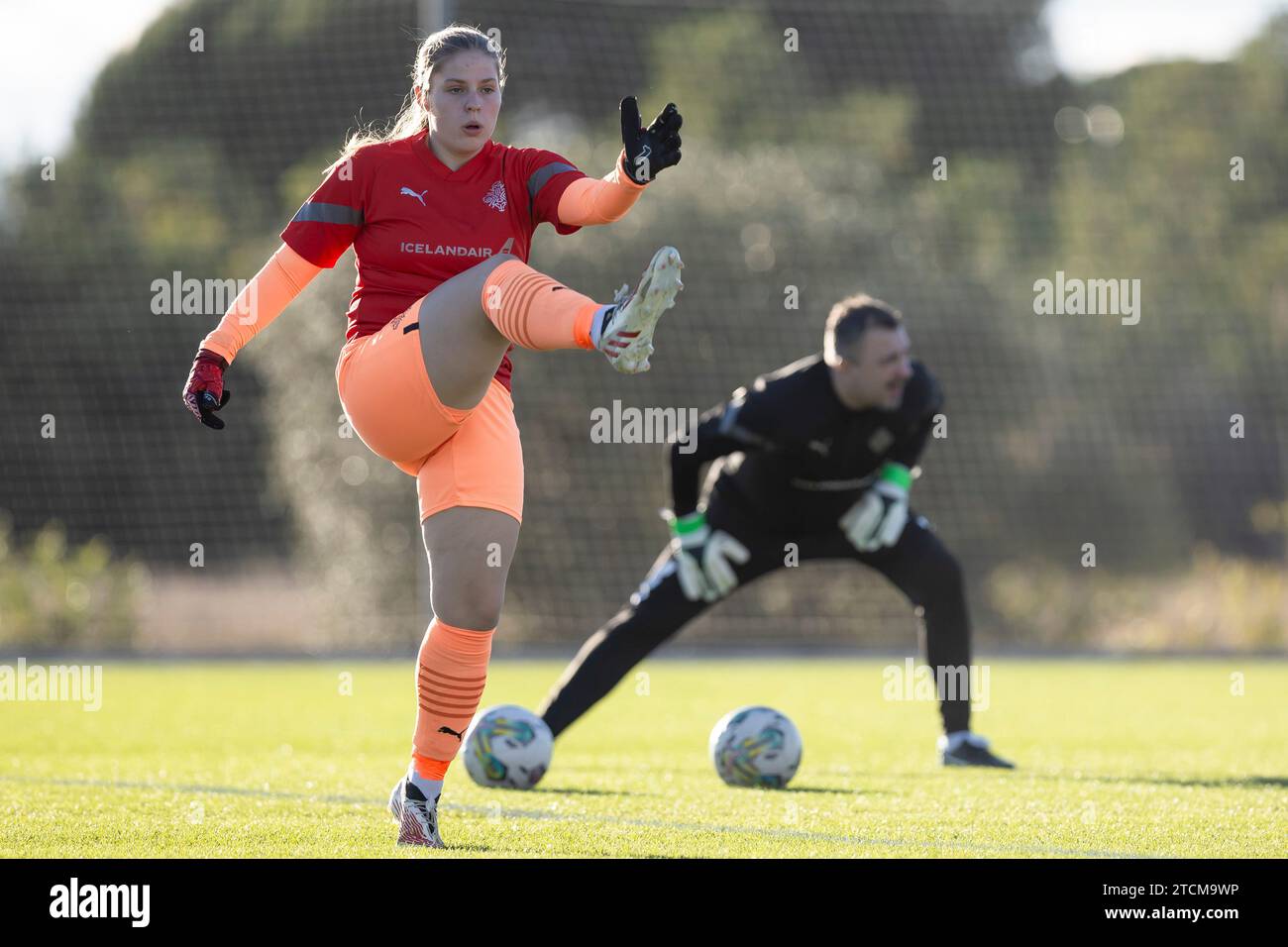 Futbol Salou Sports Center SALOU, SPANIEN - 4. DEZEMBER: Sigurborg ...