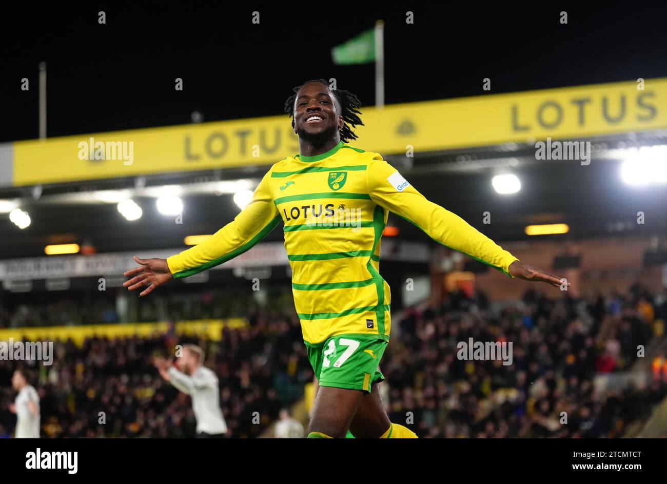 Jonathan Rowe von Norwich City feiert das dritte Tor ihrer Mannschaft ...