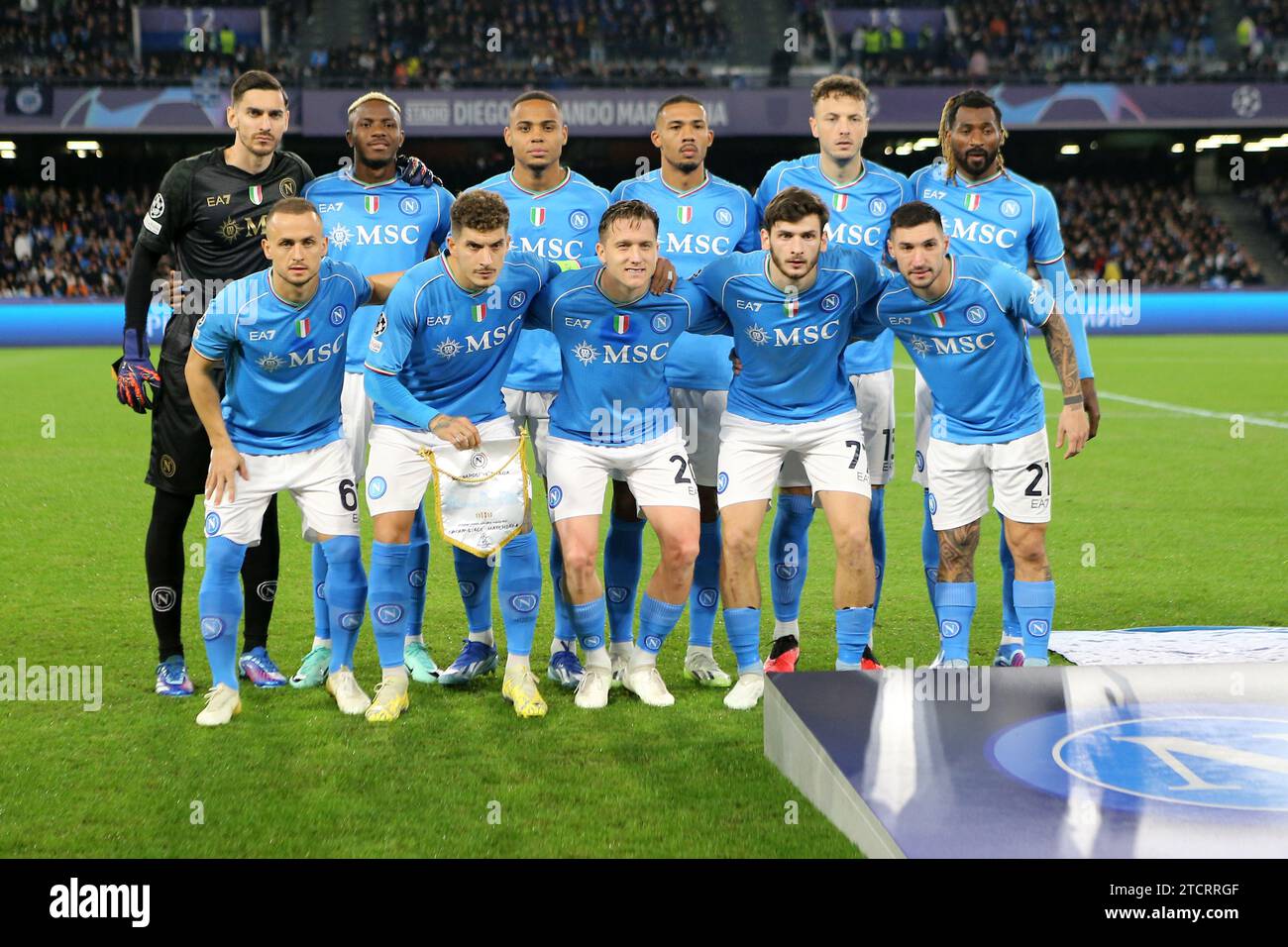 Spieler des SSC Napoli posieren für ein Mannschaftsfoto vor dem Spiel ...