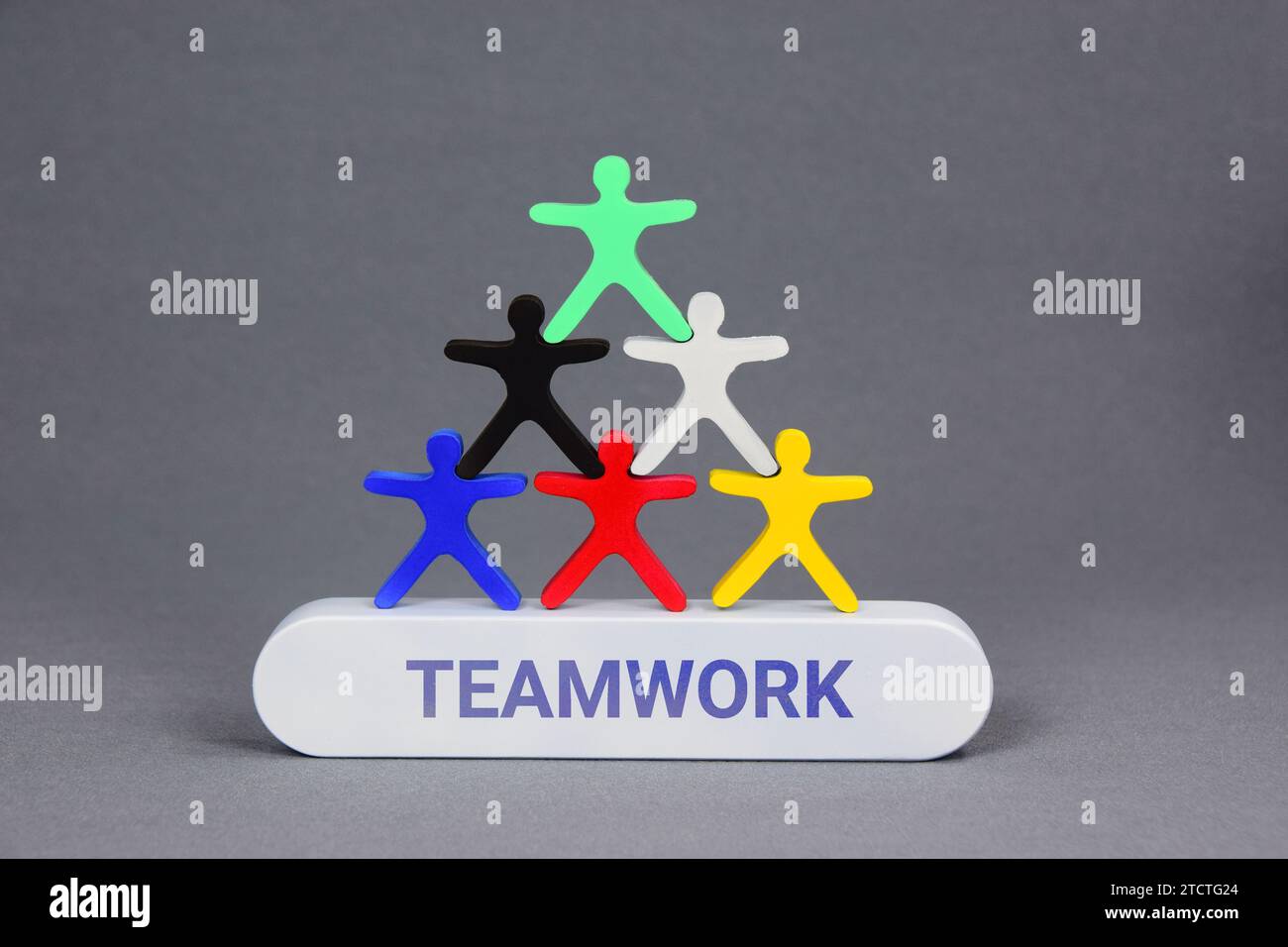 Teamwork oder teamarbeit -Fotos und -Bildmaterial in hoher Auflösung ...