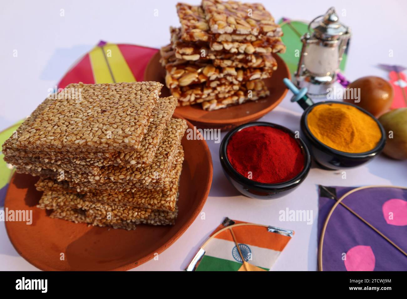 Erdnuss-Chikki oder Moongphali Chikki, bekannt als Erdnuss-Jaggery ...