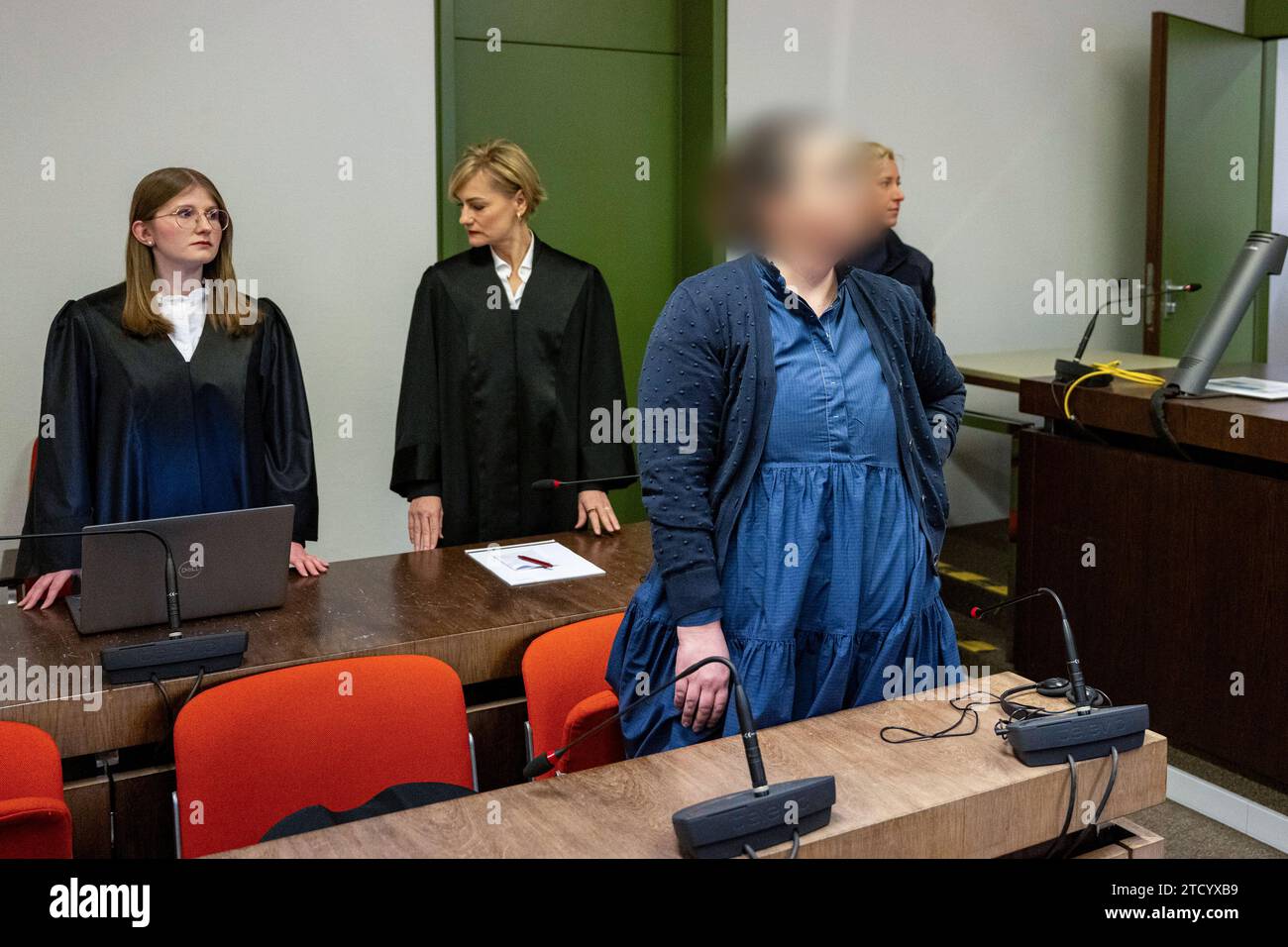 15. Dezember 2023, Bayern, München: BITTE PIXELN SIE DIE ANGEKLAGTEN ...