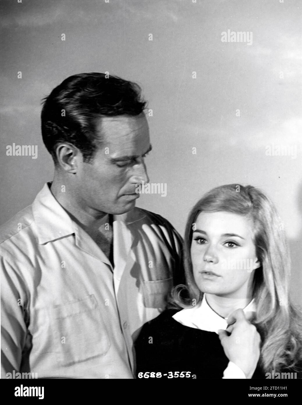 CHARLTON HESTON und YVETTE MIMIEUX in DIAMANTKOPF 1962 Regisseur GUY ...