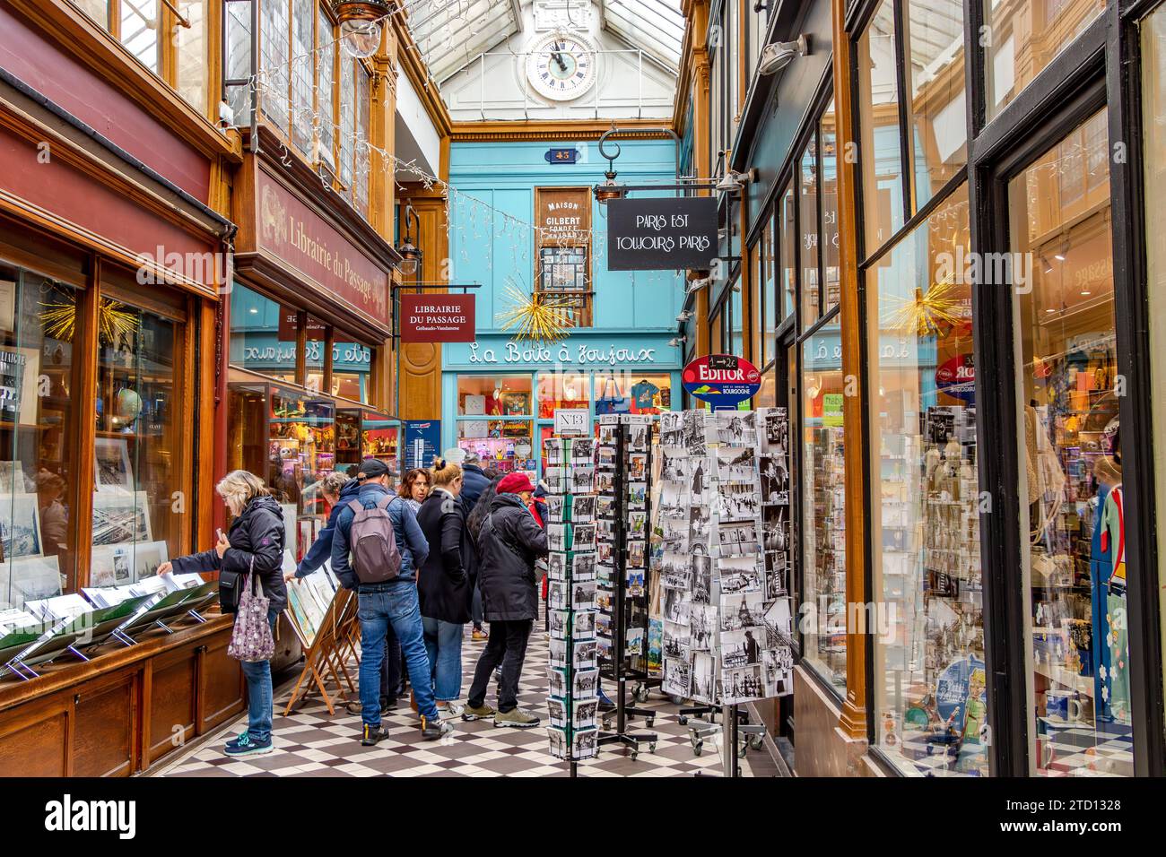 Les passages couverts de paris -Fotos und -Bildmaterial in hoher ...