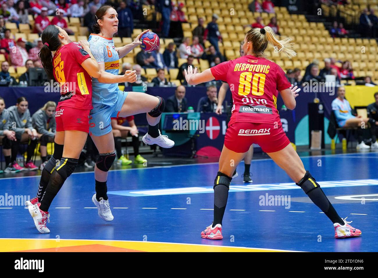 HERNING, DÄNEMARK - 15. DEZEMBER: Itana Grbic aus Montenegro, Yvette ...